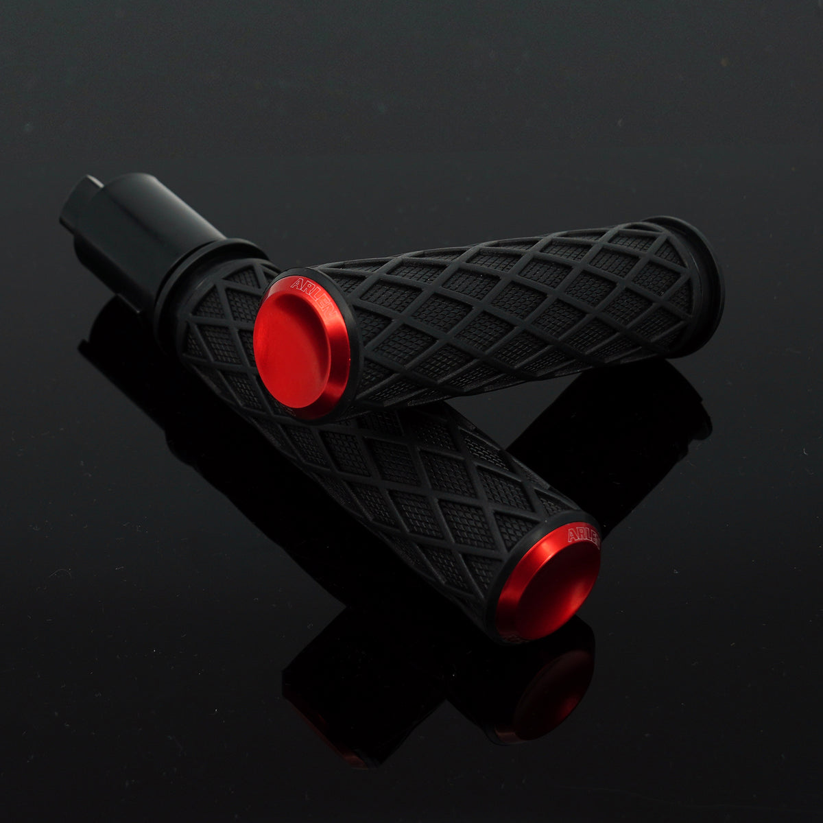 Diamond Grips, Red – ArlenNess