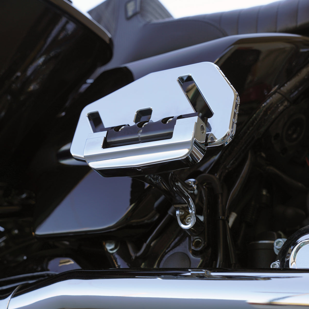 Forged Passenger Floorboard Mounts, Chrome – ArlenNess